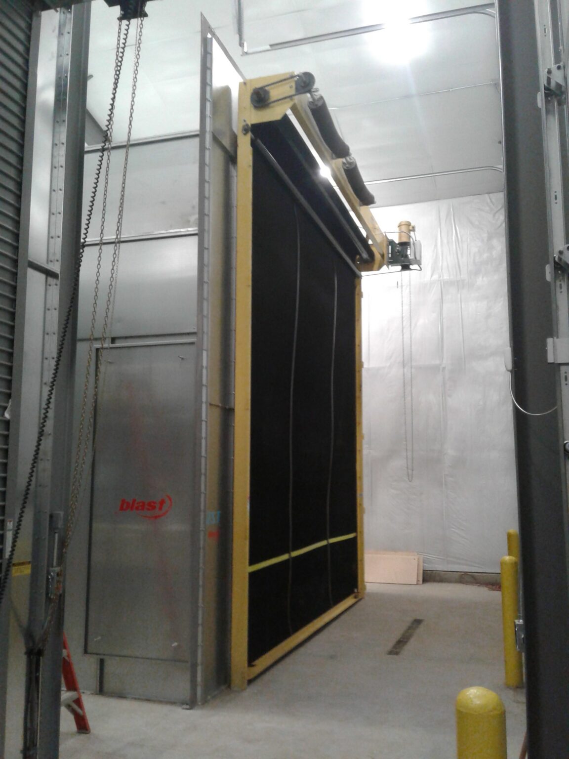 Blast Booth Enclosure | Sandblasting Booths | IST Surface